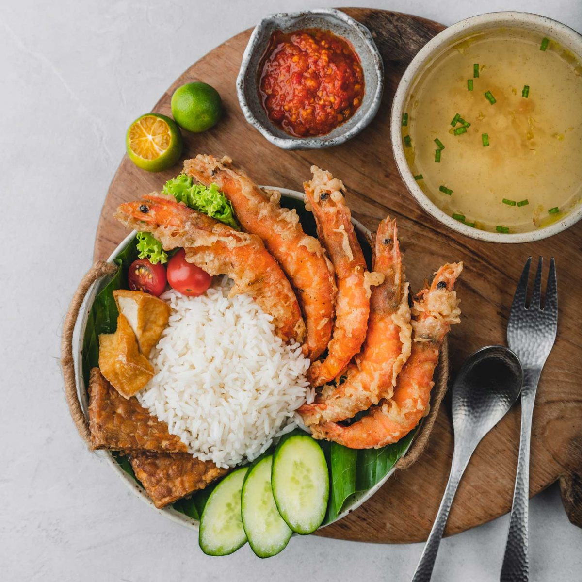 Nasi Ayam Penyet / Smashed Fried Chicken Rice | Zoul's Corner